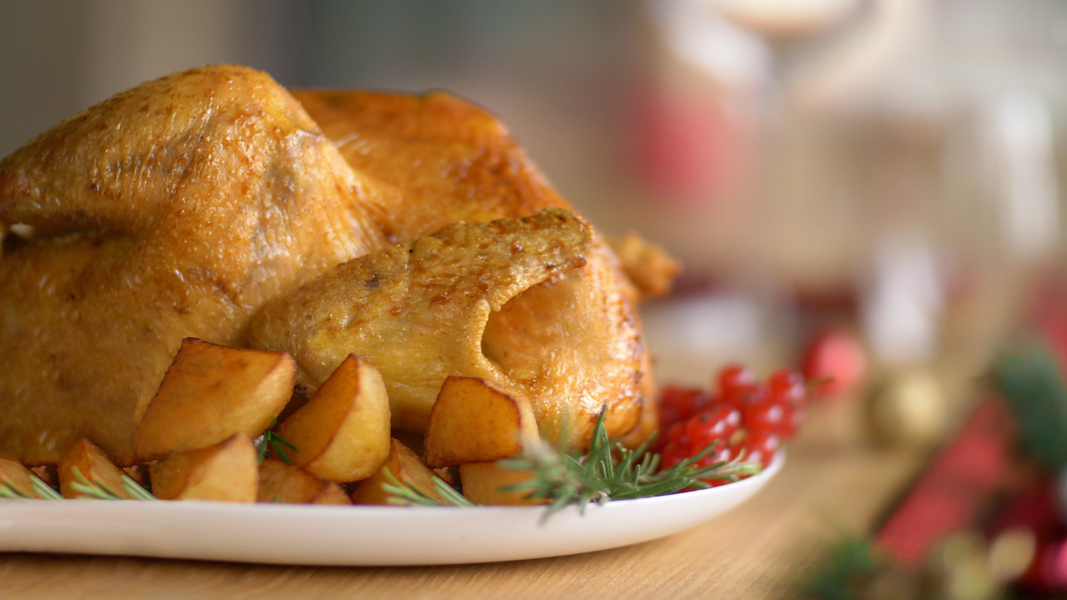 Cappone ripieno e brodo per i passatelli: le ricette di Natale - Soc ...